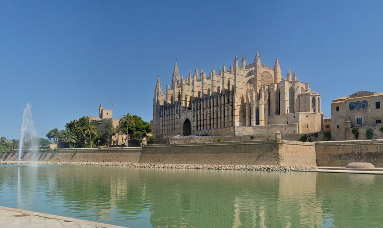 Top 25 Examples of Gothic Architecture - Architecture of Cities