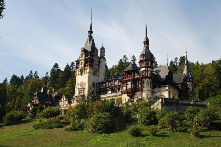 The Castles of the Romantic Age - Architecture of Cities